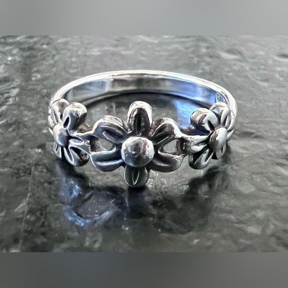 Jewelry | 925 Stamped Sterling Silver Ring With Trio Of Flowers | Poshmark